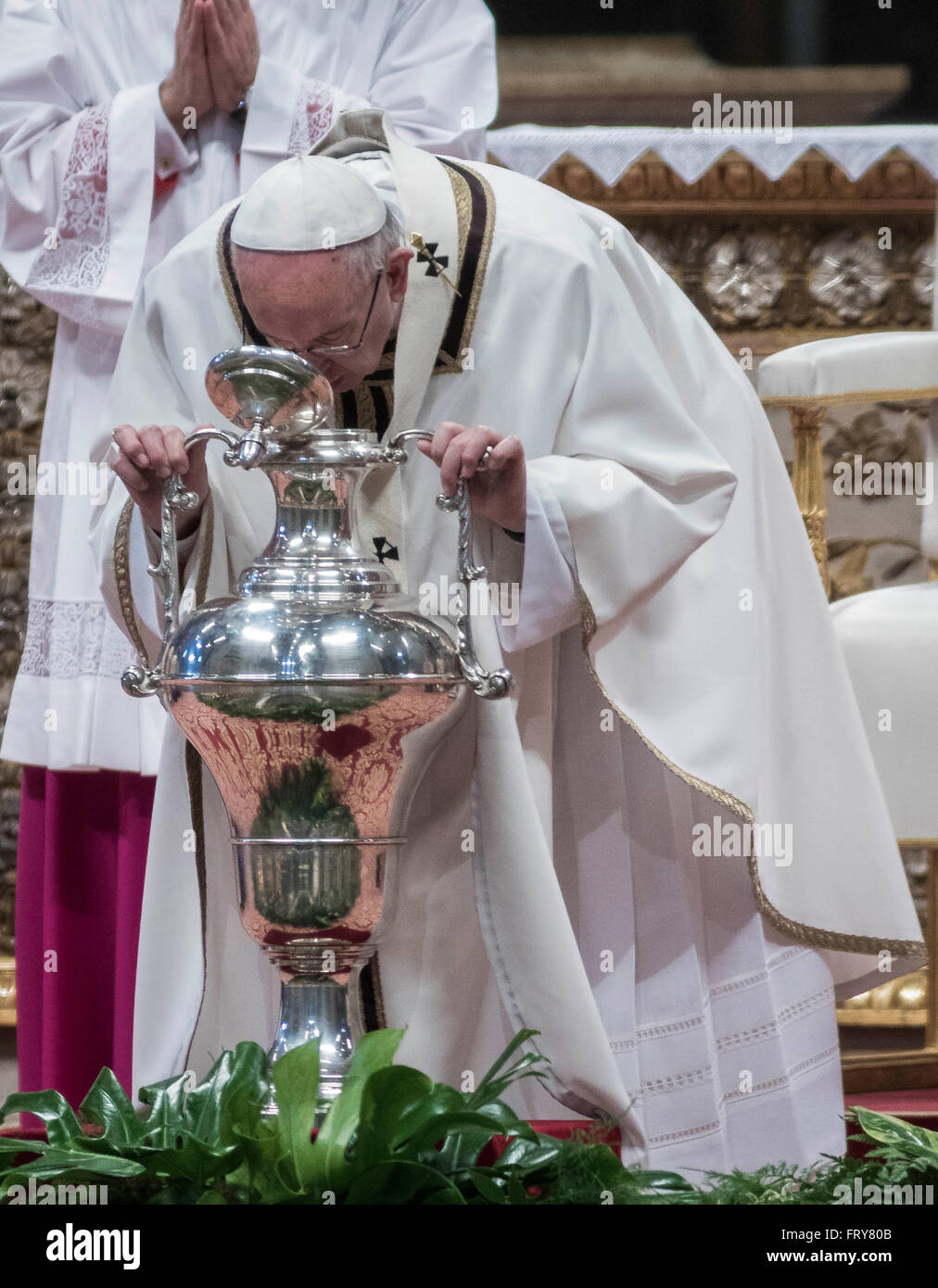 Ritual oils hi-res stock photography and images - Alamy