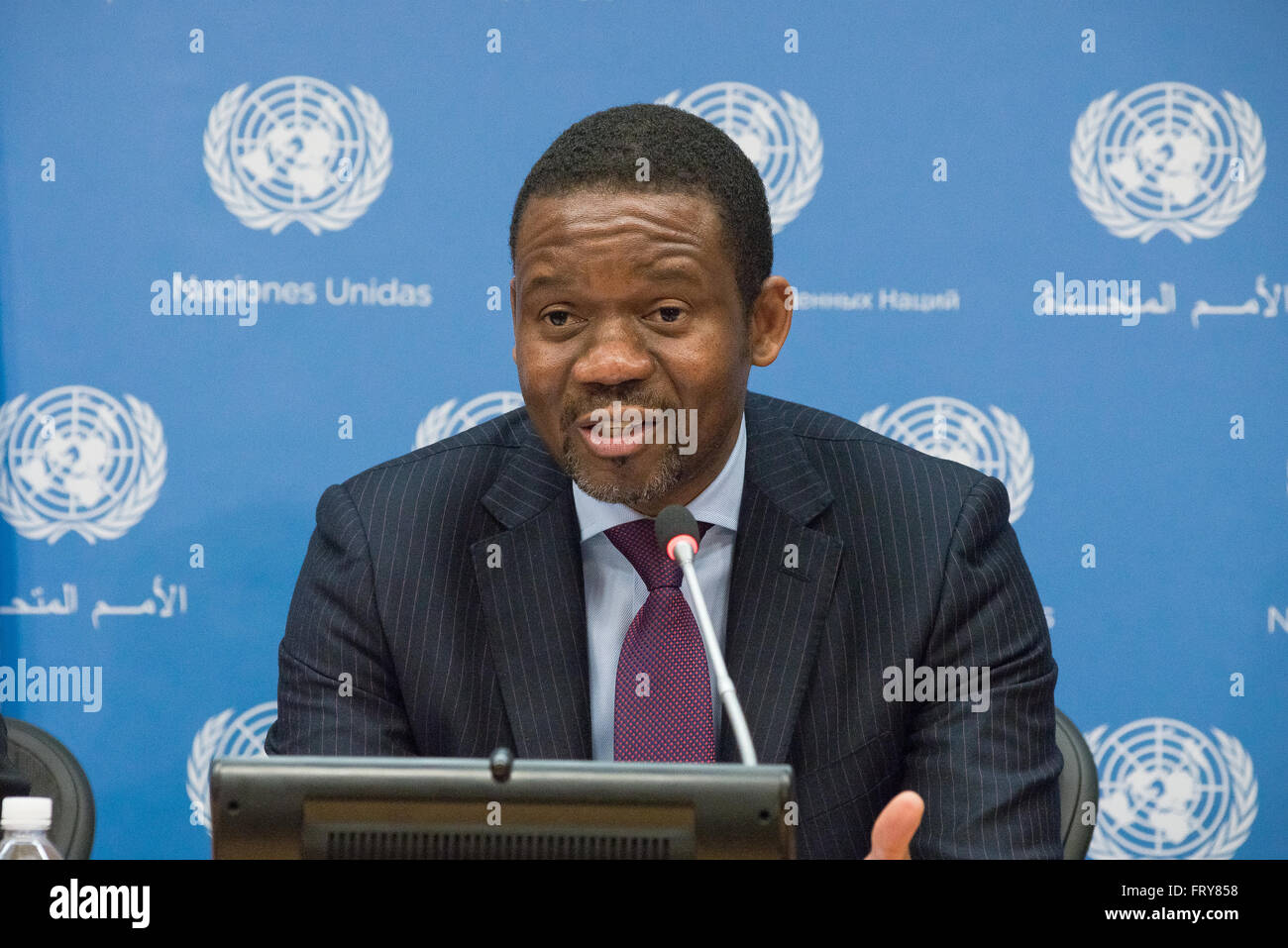 Selwin hart hi-res stock photography and images - Alamy