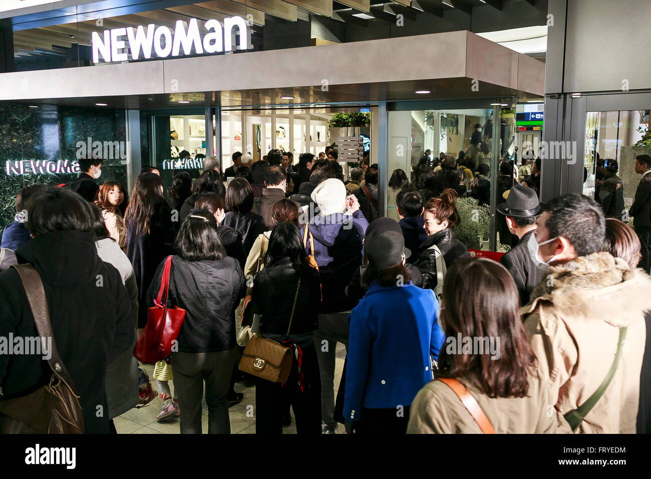 People enter for first time to the new department store NEWoMan in ...