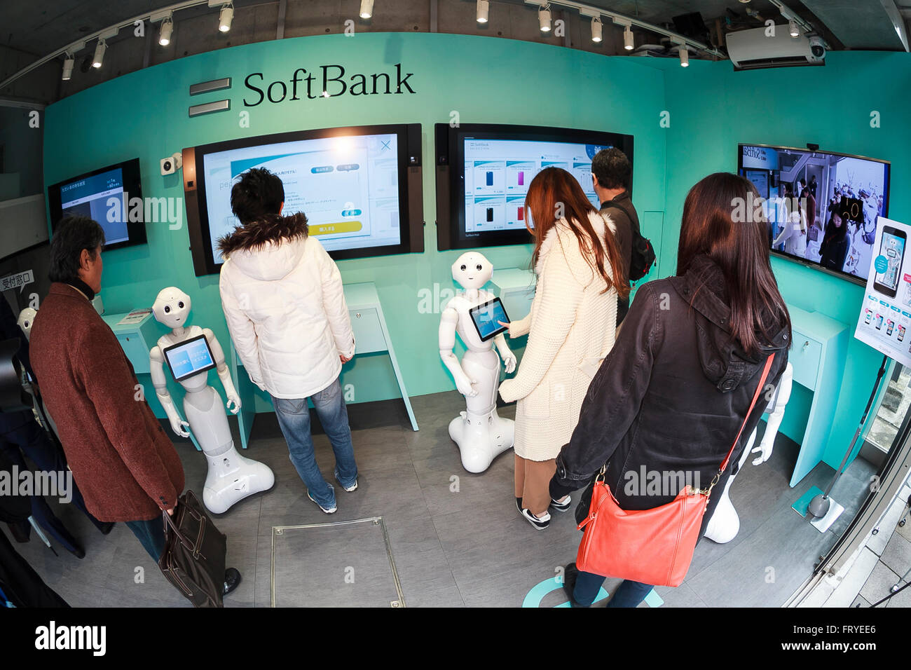 Shopping in the future robots hi-res stock photography and images - Alamy