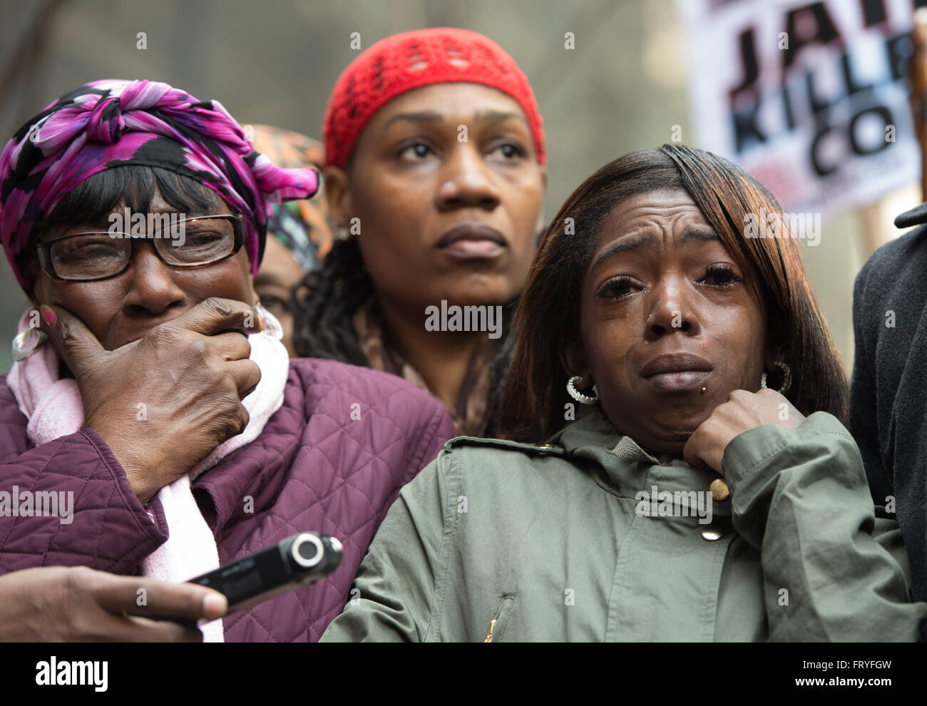 New York, NY, USA. 24th Mar, 2016. NAOMI BUTLER and her daughter ...