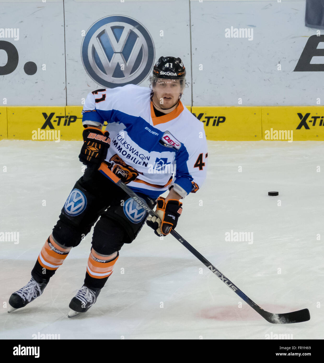 Wolfsburg's Tim Hambly in action at the DEL title round quarter finals ...