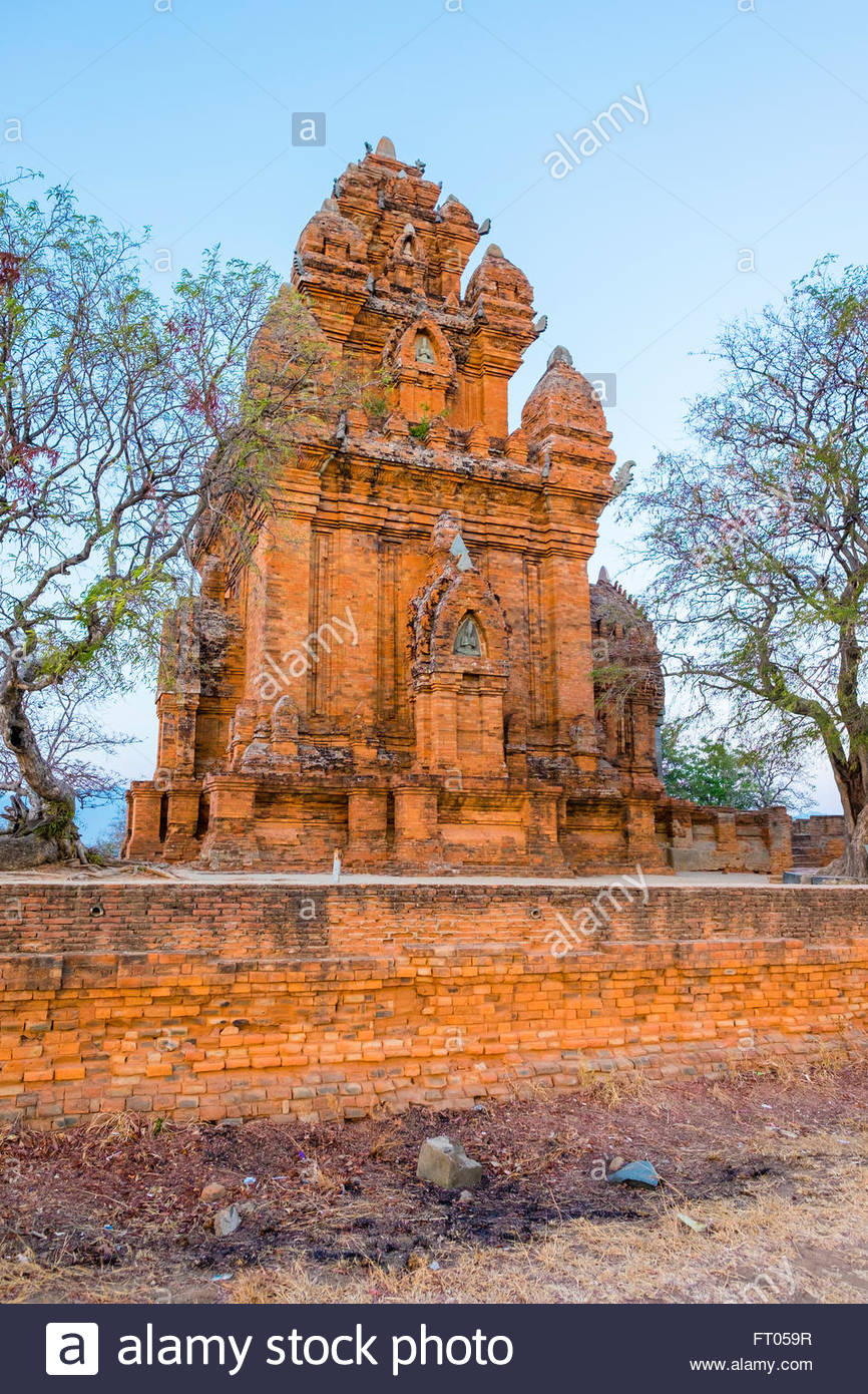Po Klong Garai Cham Towers High Resolution Stock Photography and Images ...