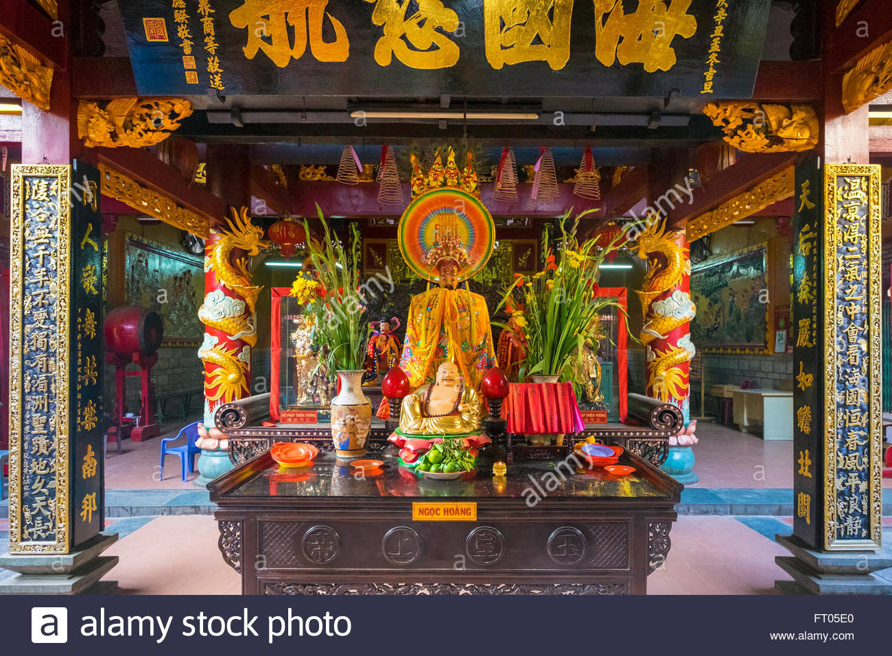Chinese Altar High Resolution Stock Photography and Images - Alamy