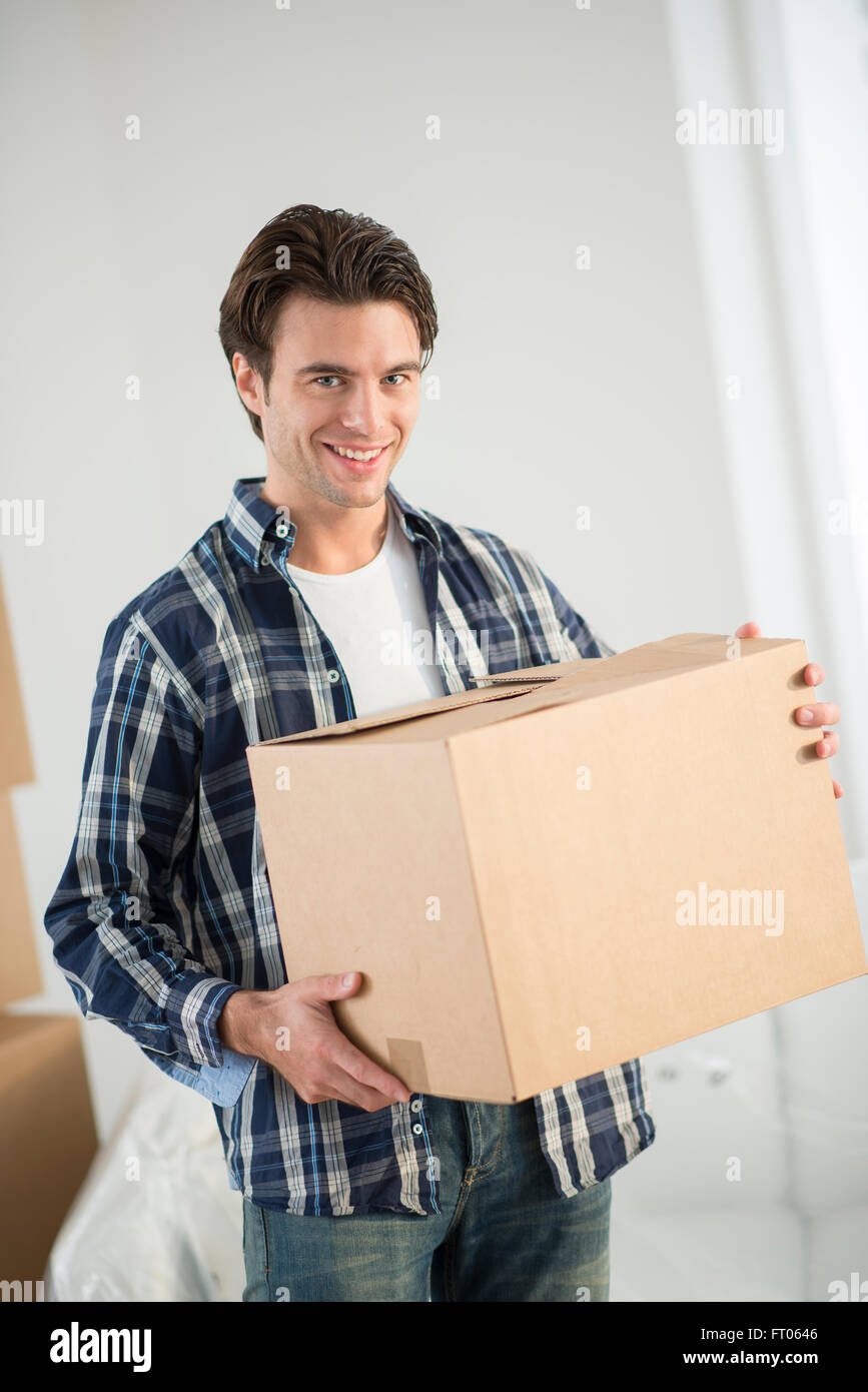 moving cardboard boxes Stock Photo - Alamy
