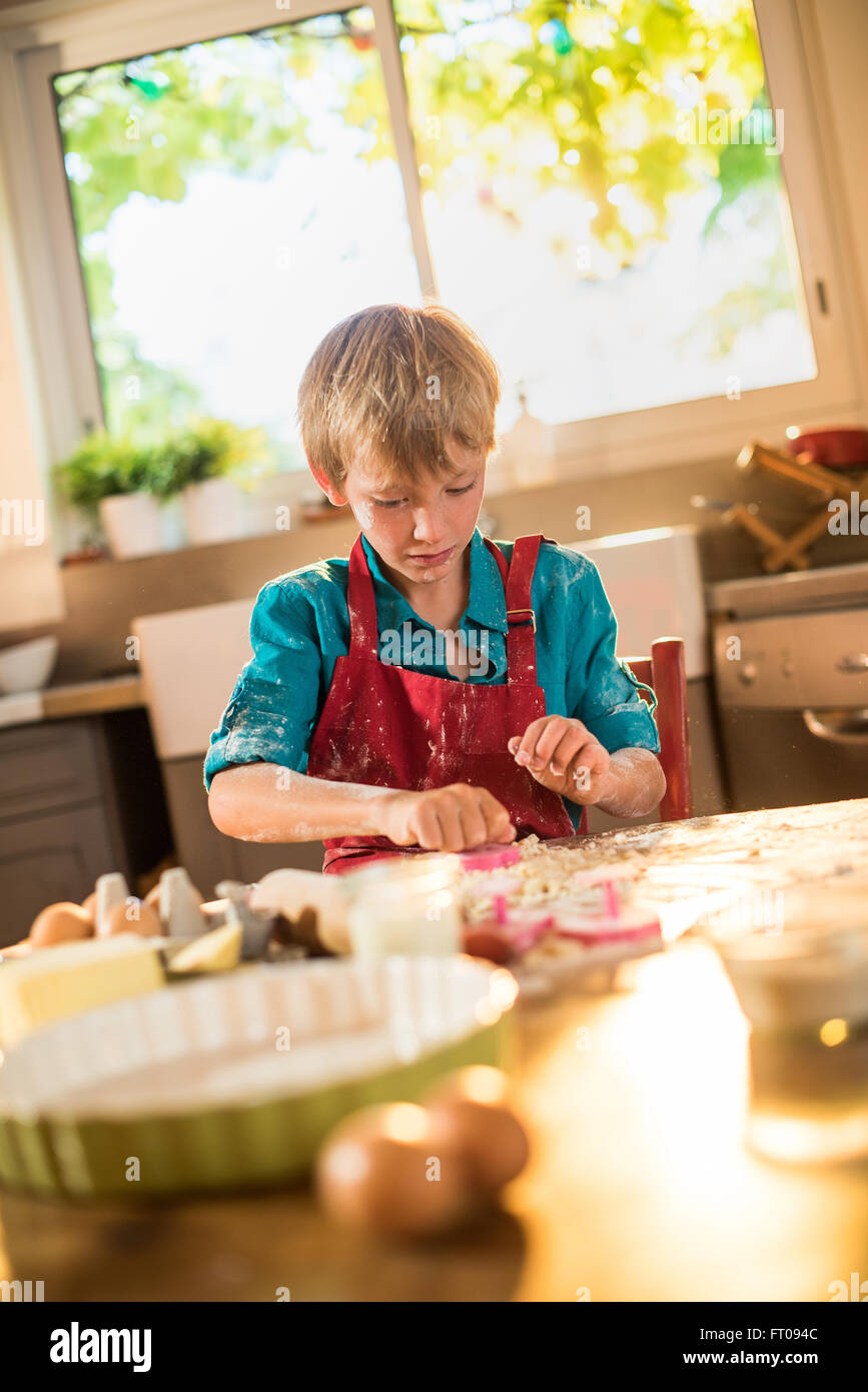 Child home alone prepare food hi-res stock photography and images - Alamy