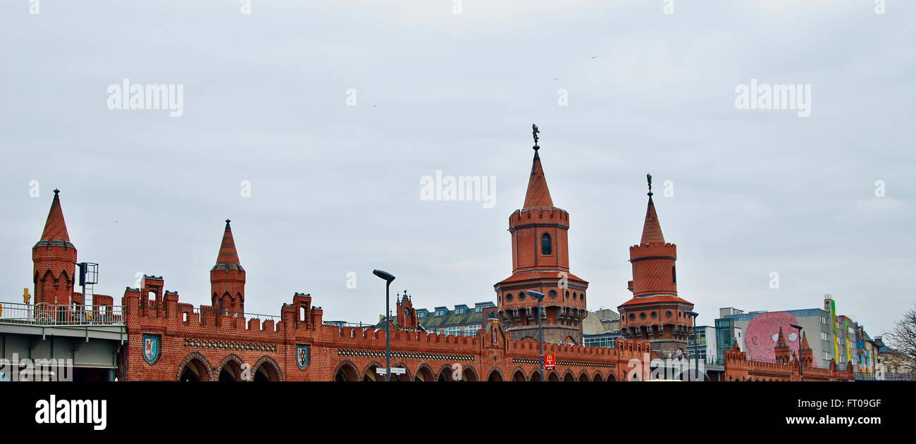 The Oberbaum Bridge is a double-deck bridge crossing Berlin's River ...