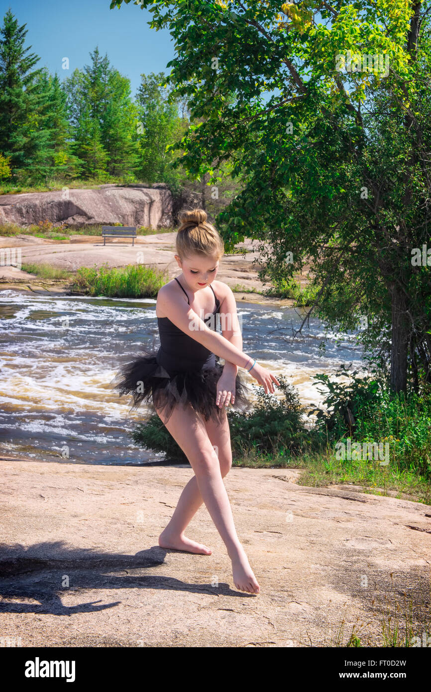 Girl poses river hi-res stock photography and images - Alamy
