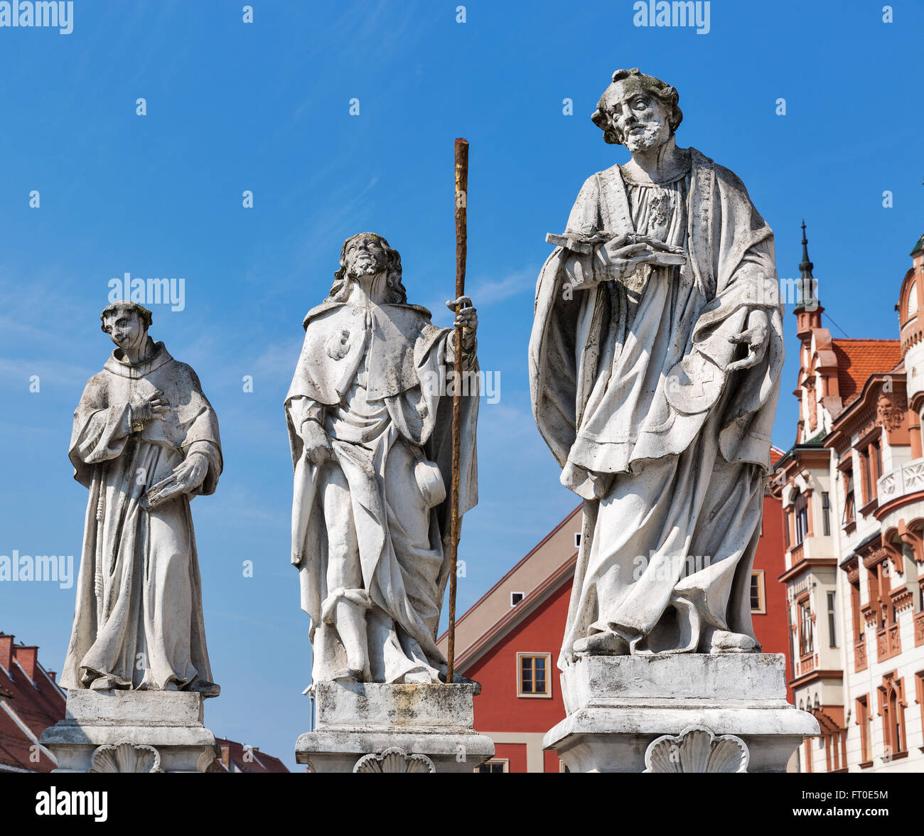 Column statue architecture hi-res stock photography and images - Alamy