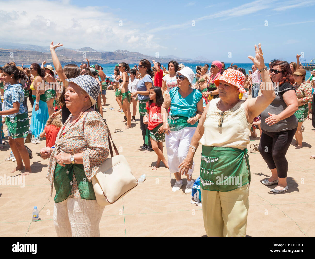 Belly dancer to world record hi-res stock photography and images - Alamy