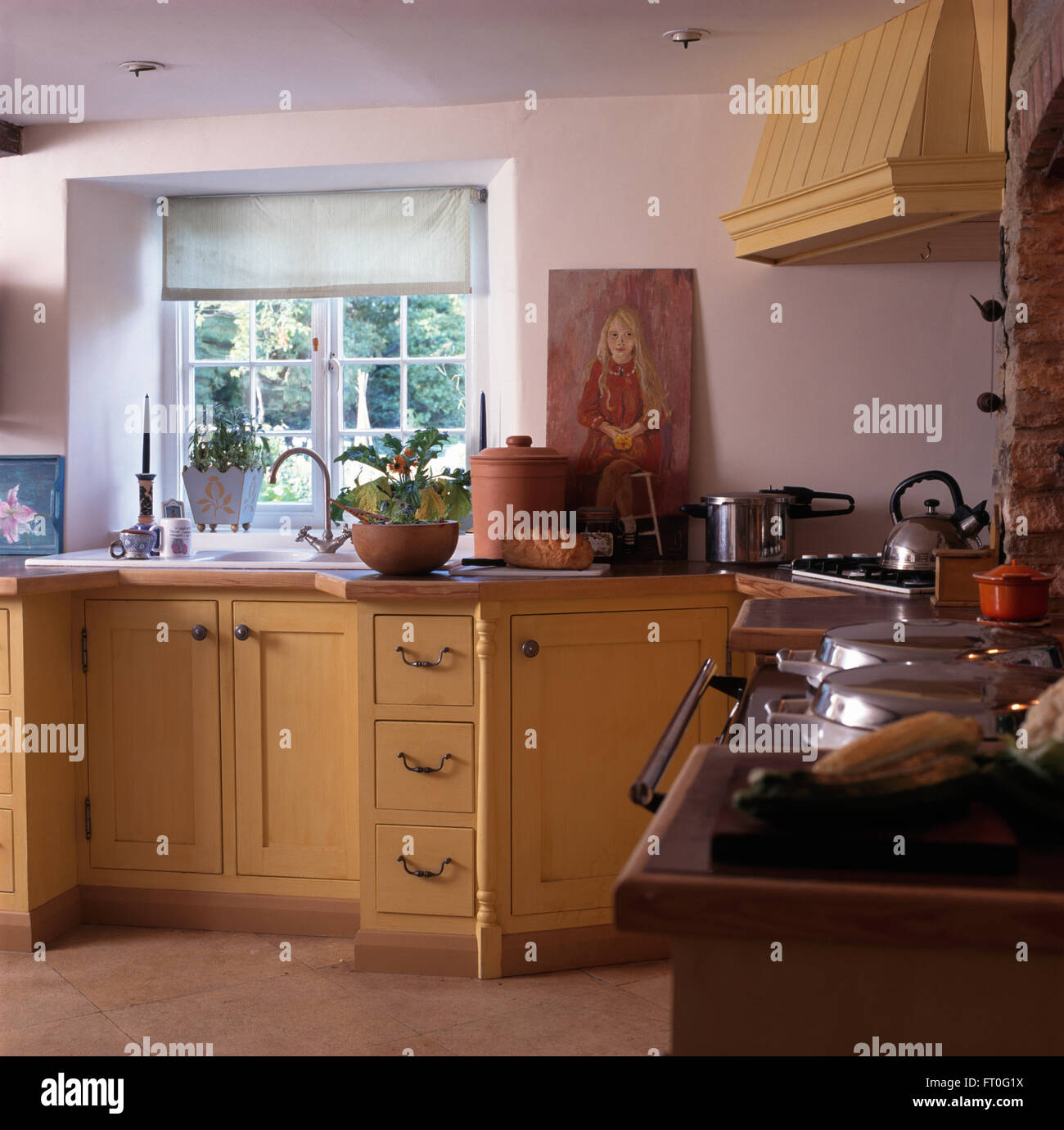 Country kitchen aga hi-res stock photography and images - Alamy