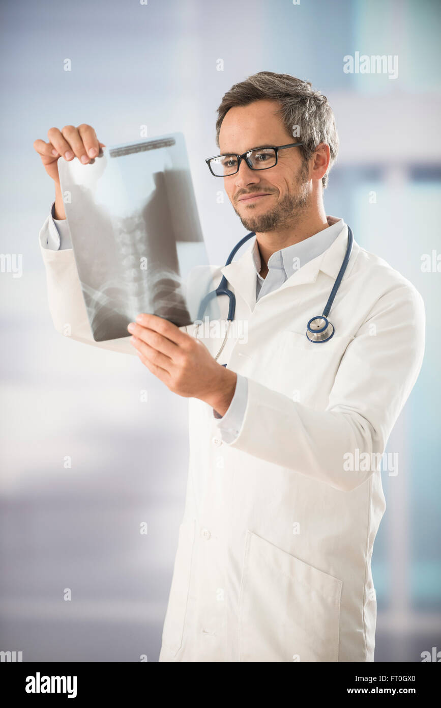Doctor radio hi-res stock photography and images - Alamy