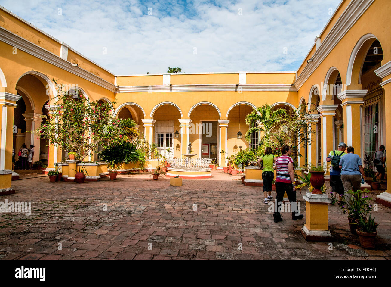 Cuban house colonial architecture hi-res stock photography and images ...