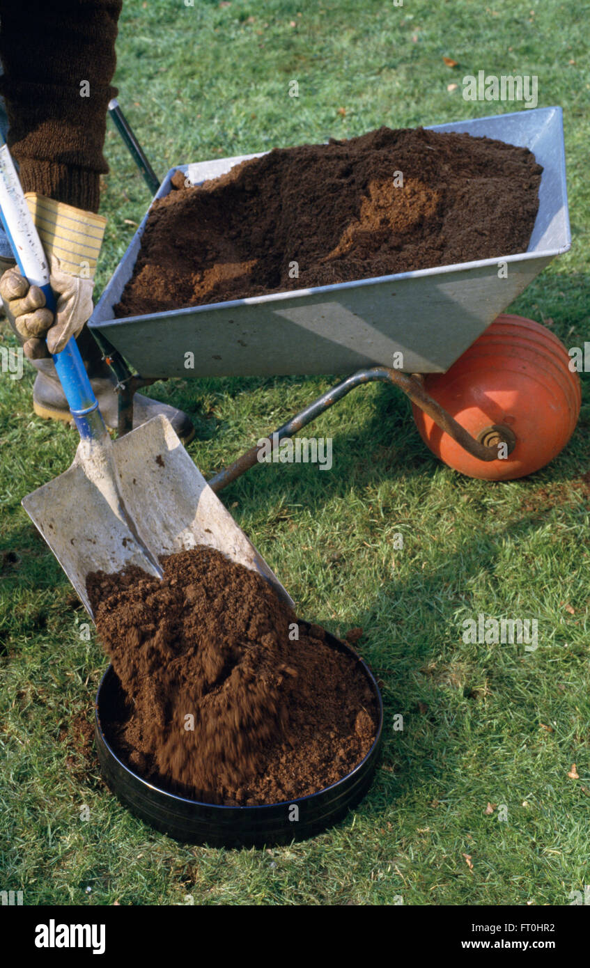 Sieving Compost High Resolution Stock Photography and Images - Alamy