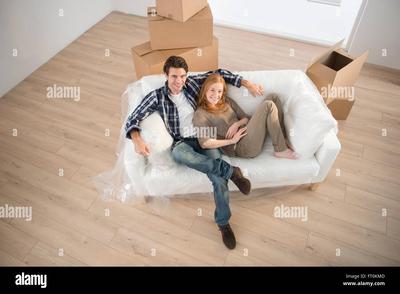 People moving couch hi-res stock photography and images - Alamy