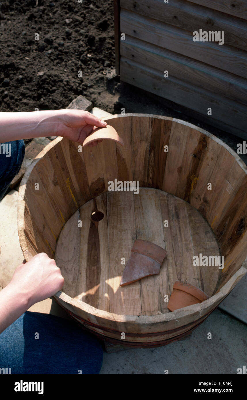 Broken crocks hi-res stock photography and images - Alamy