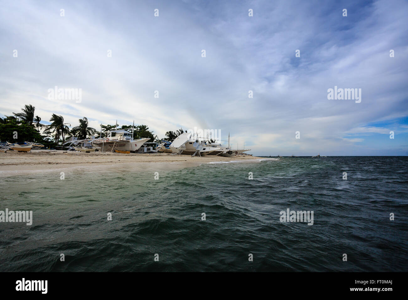 Philippine native boats hi-res stock photography and images - Alamy