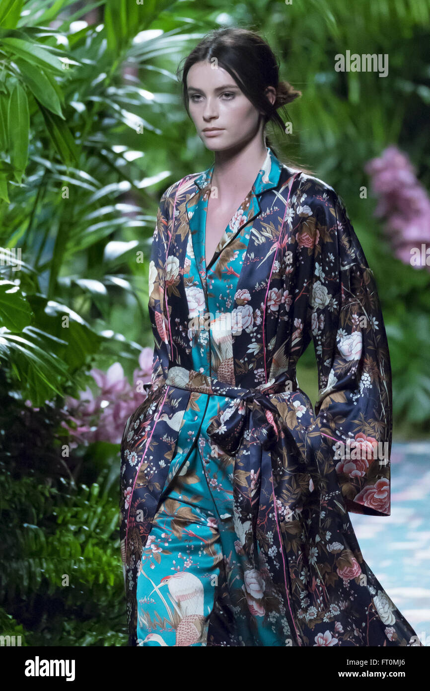 Madrid Fashion Week Fall/Winter 2016 - Jorge Vazquez - Catwalk ...