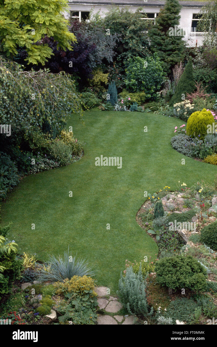 Curved lawn hi-res stock photography and images - Alamy