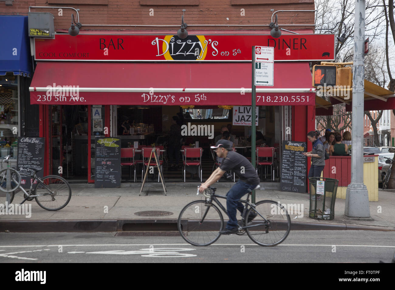 Park on slope hi-res stock photography and images - Alamy