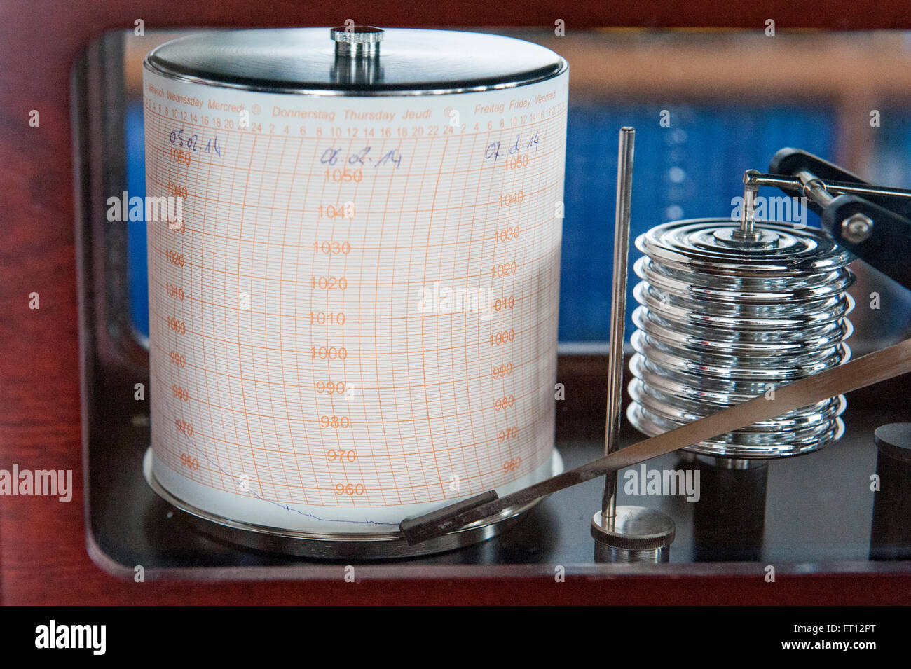 Barograph hi-res stock photography and images - Alamy