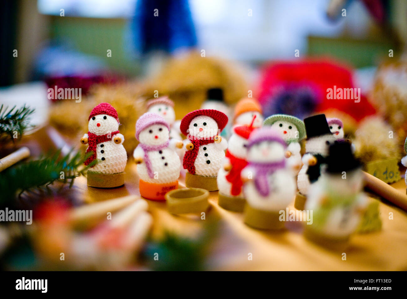 Snowman figures hi-res stock photography and images - Alamy