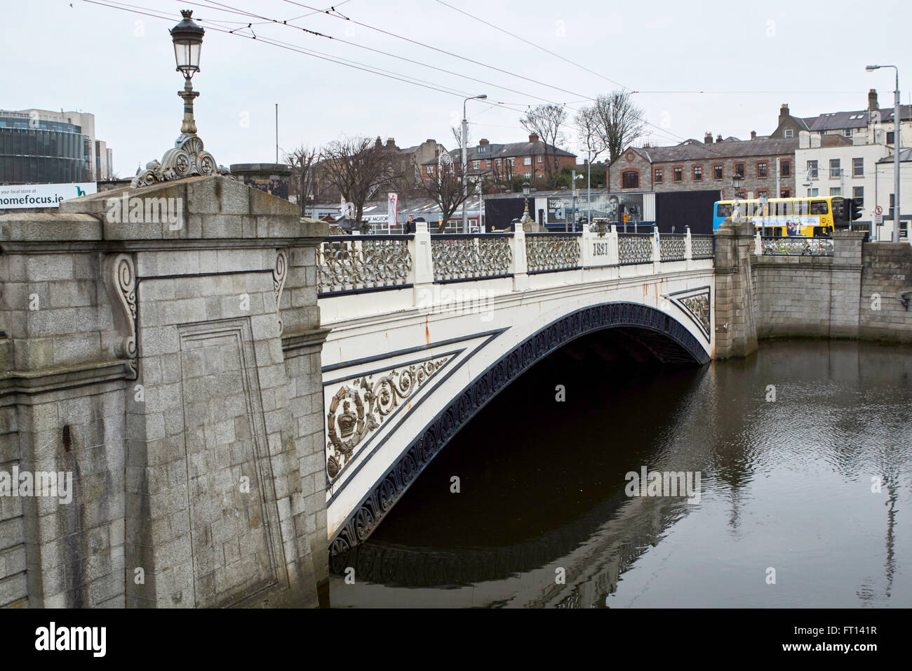 Kings bridge dublin hi-res stock photography and images - Alamy