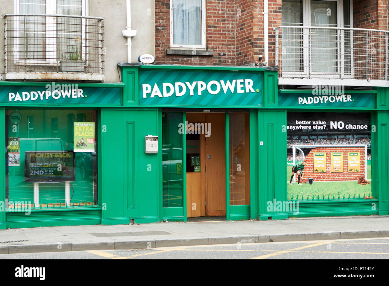 Paddy power shop ireland hi-res stock photography and images - Alamy