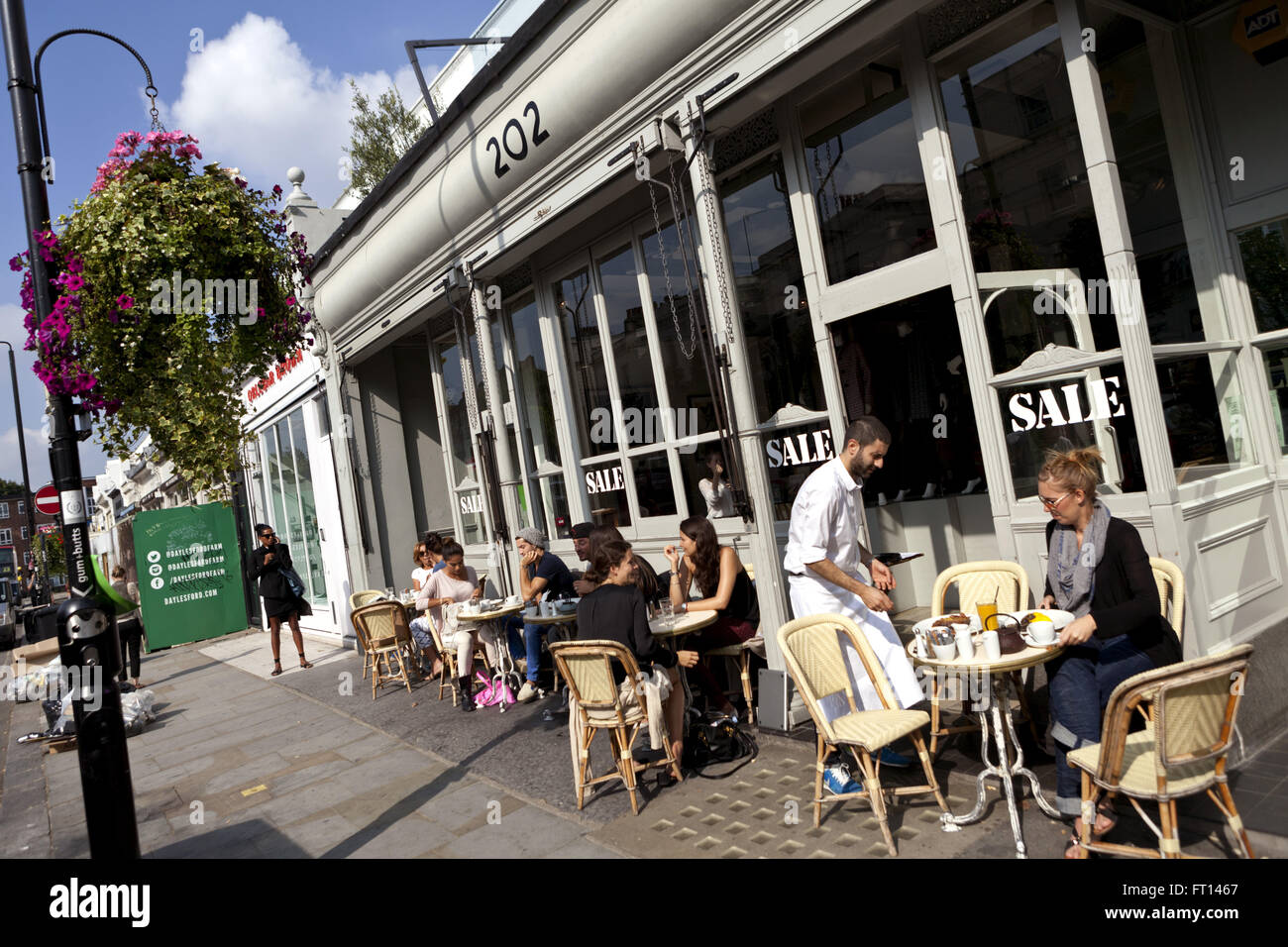 Westbourne grove notting hill london hi-res stock photography and ...