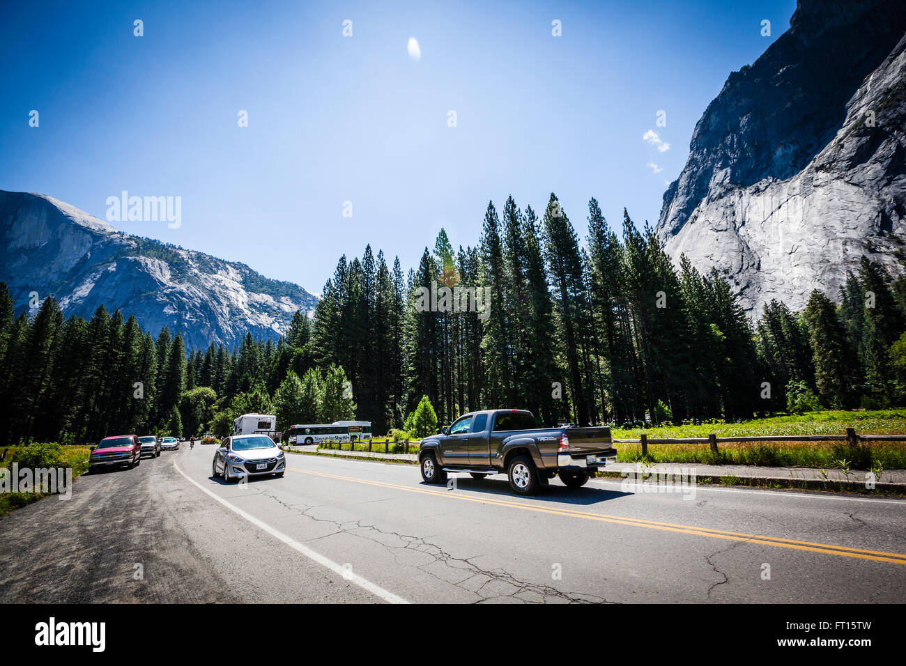 Yosemite autumn road hi-res stock photography and images - Alamy