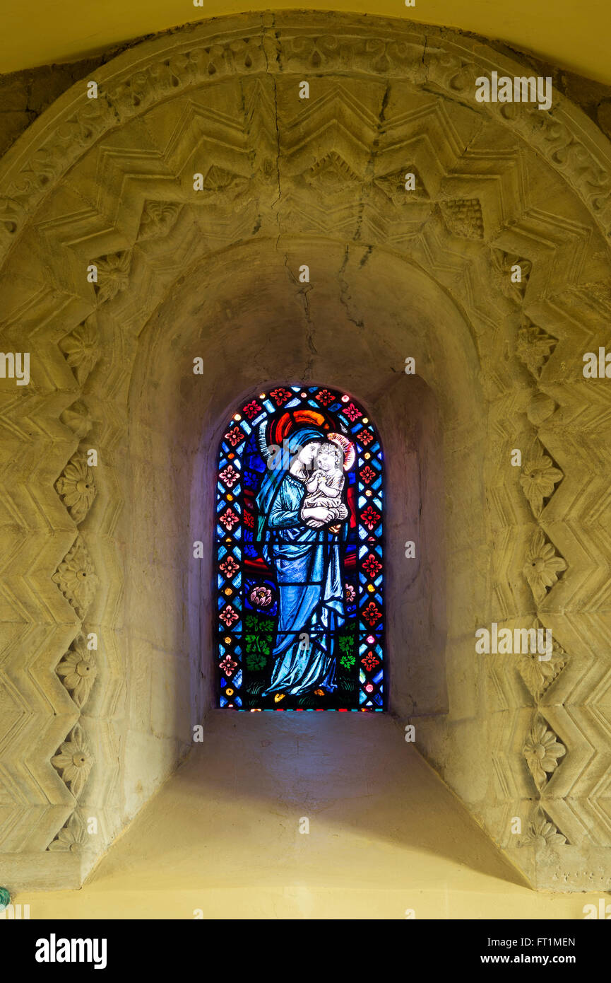 Mary and Jesus stained glass window in St John the Evangelist Church ...