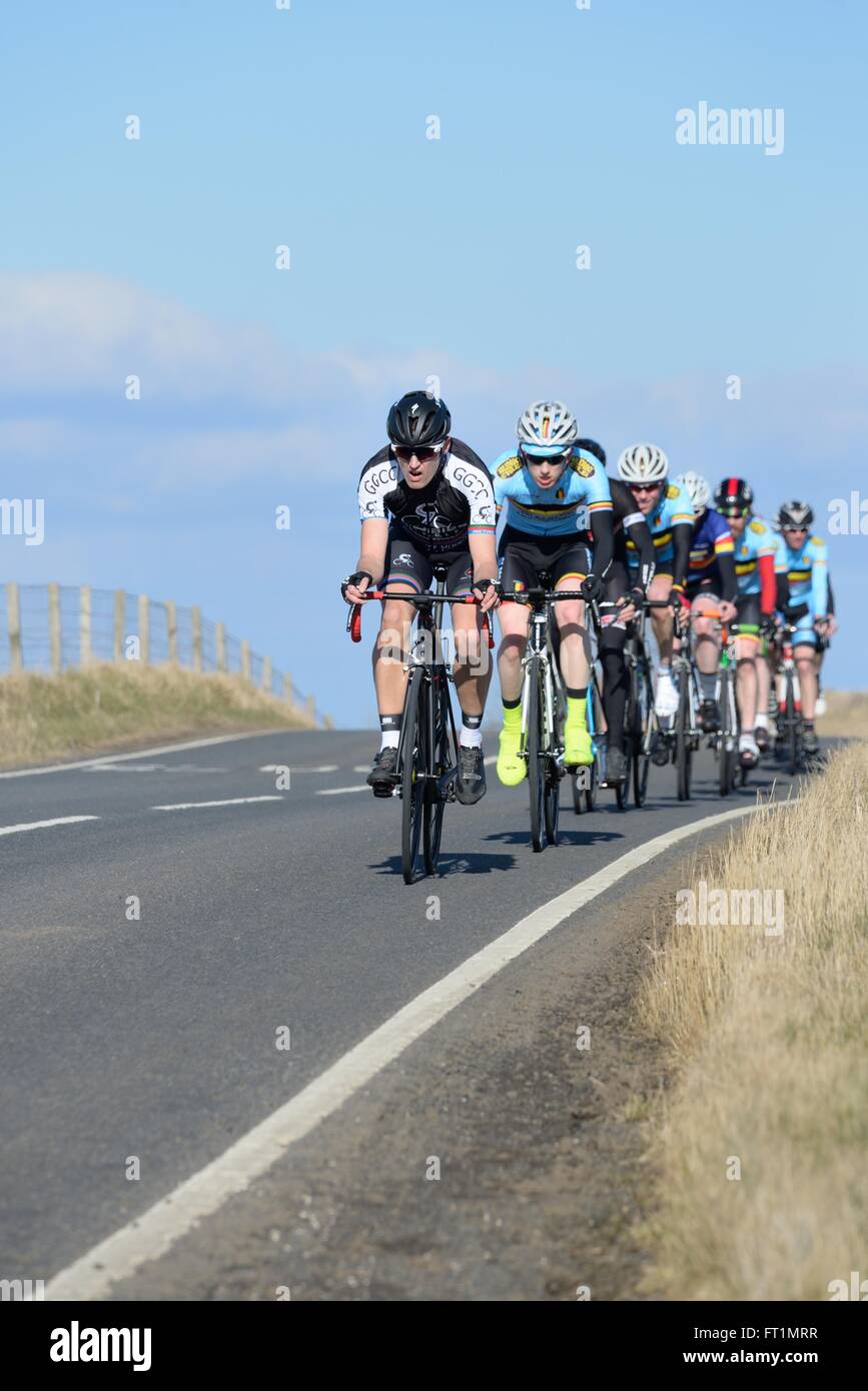 Cyclists racing hi-res stock photography and images - Alamy