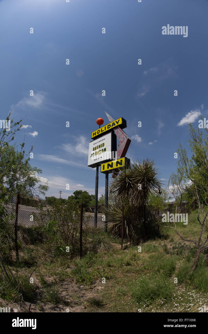 A rundown Holiday Inn sign in the middle of nowhere Stock Photo - Alamy