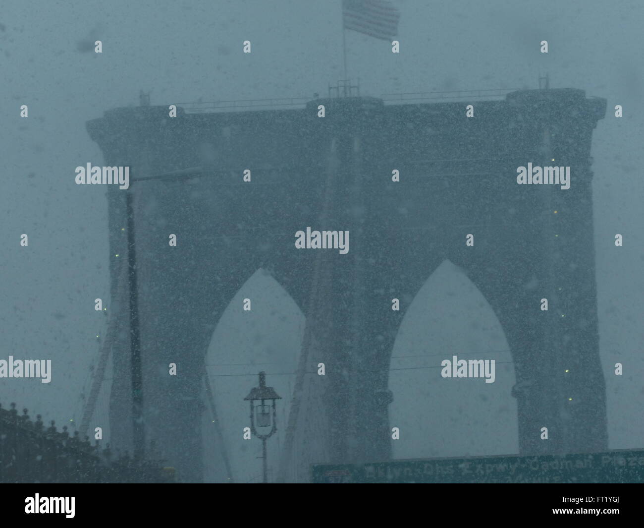 Brooklyn Bridge during snow storm Stock Photo - Alamy