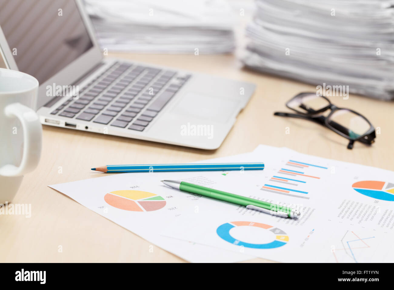 Paper Stack Reports Stock Photos & Paper Stack Reports Stock Images - Alamy