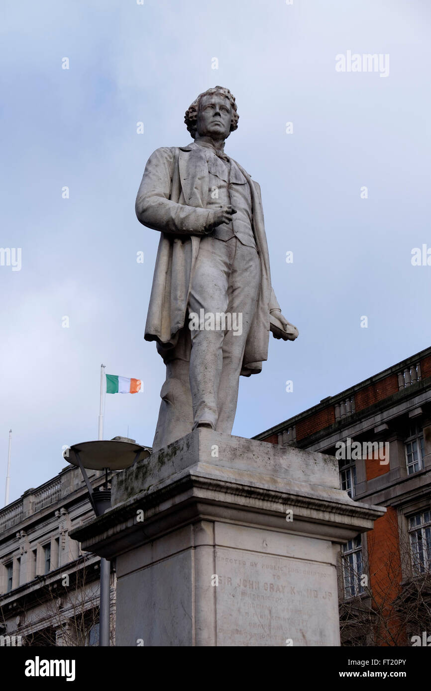 Memorial statue of Sir John Gray on O'Connel street in Dublin, Republic ...