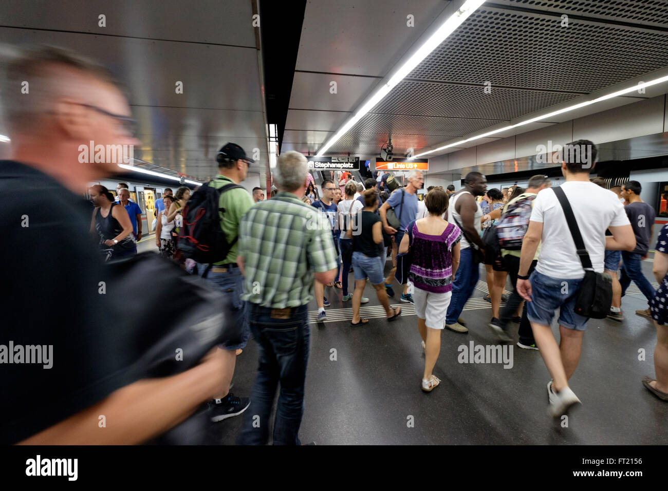 Vienna subway crowd hi-res stock photography and images - Alamy