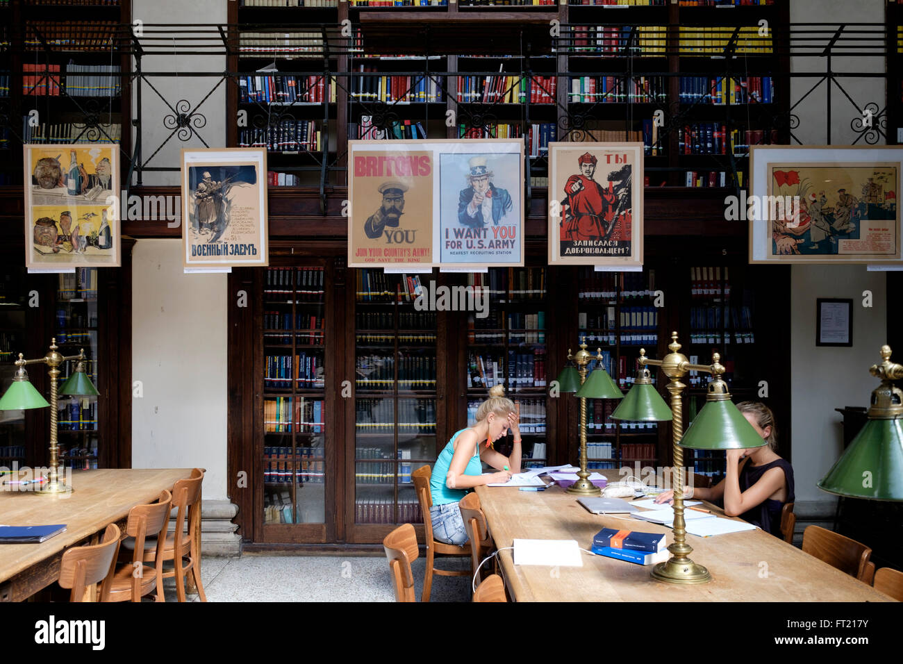 Old library interior hi-res stock photography and images - Alamy