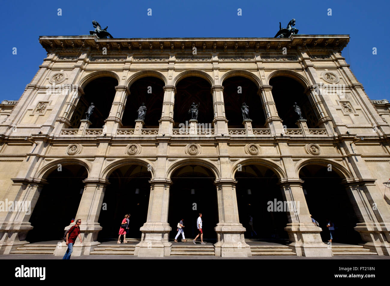 Vienna state opera house hi-res stock photography and images - Alamy