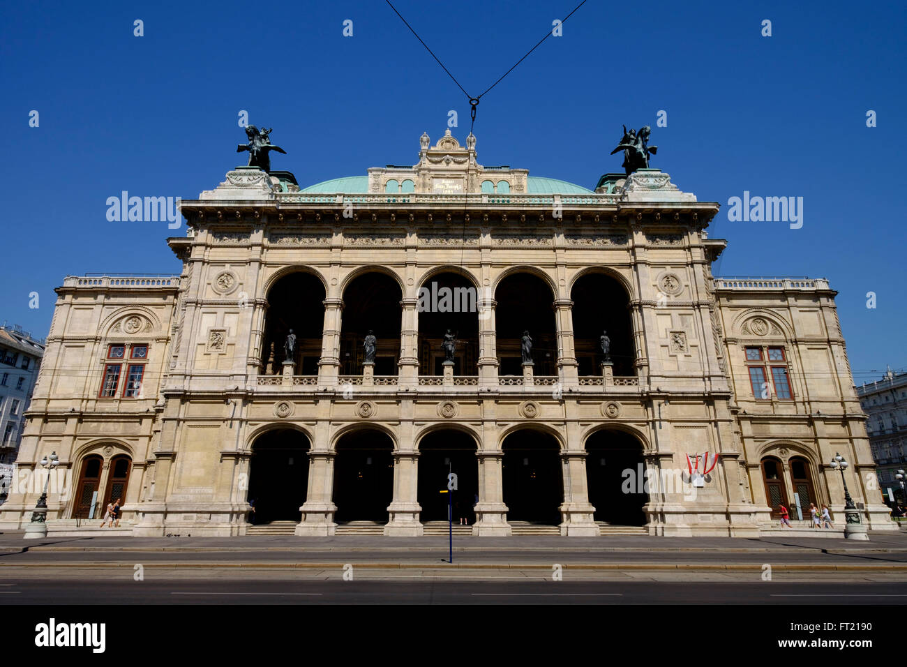 Wiener staatsoper hi-res stock photography and images - Alamy
