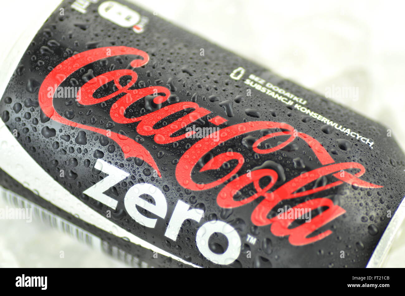 Can of Coca-Cola Zero drink on ice Stock Photo - Alamy