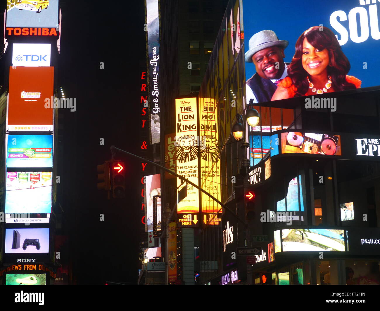 Times square ads hi-res stock photography and images - Alamy