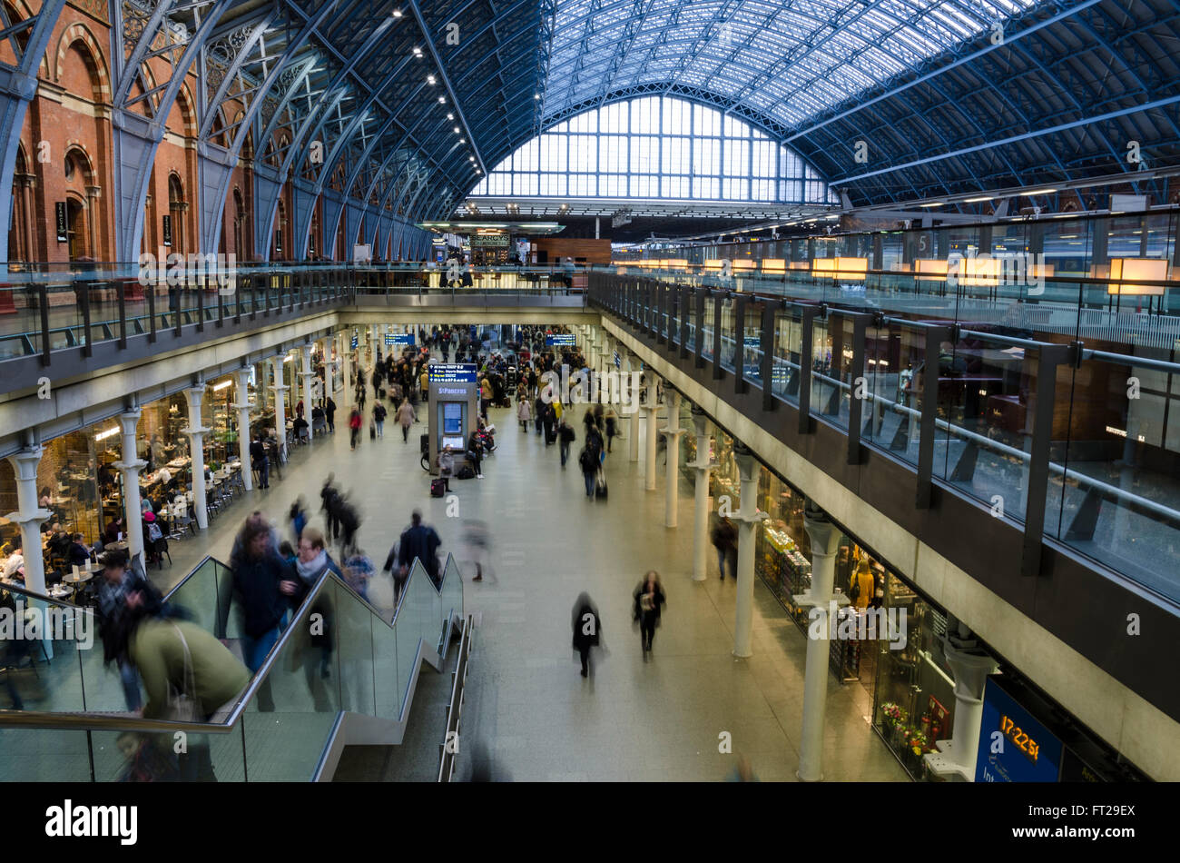 Looking down on the main concourse at St Pancras International Railway ...