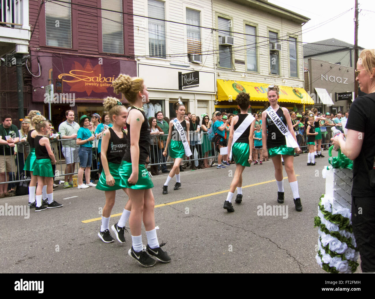Irish girls dancing hi-res stock photography and images - Alamy