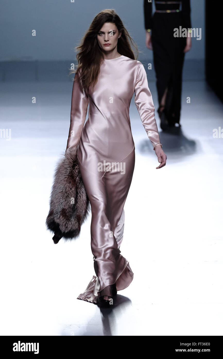 Madrid Fashion Week Fall/Winter 2016 - The 2nd Skin Co. - Catwalk Where ...