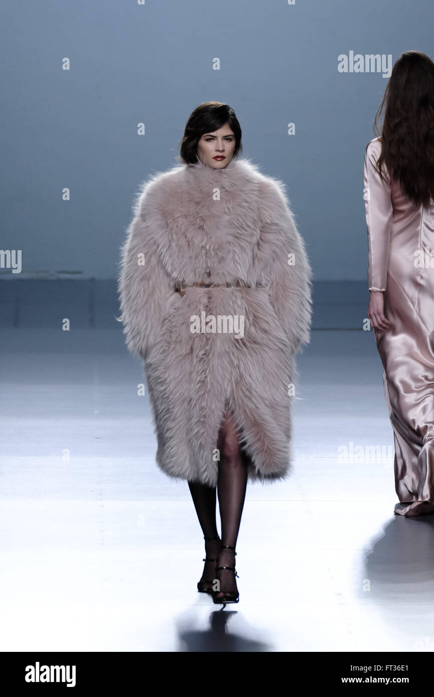 Madrid Fashion Week Fall/Winter 2016 - The 2nd Skin Co. - Catwalk Where ...
