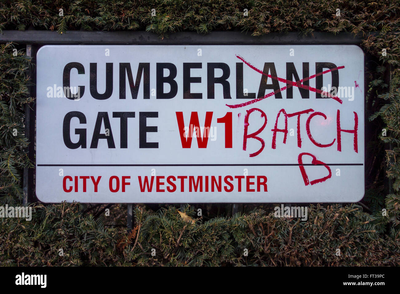 Cumberland gate street sign hi-res stock photography and images - Alamy
