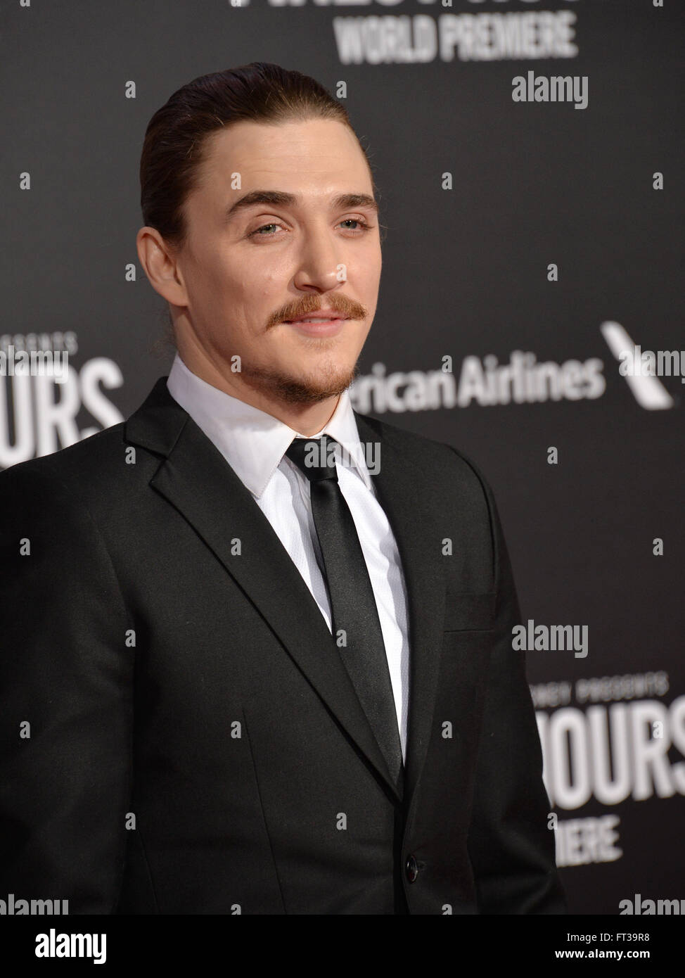 Kyle gallner hi-res stock photography and images - Alamy
