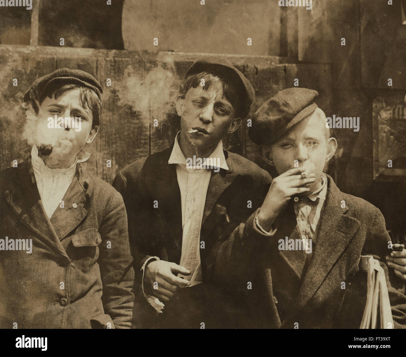 Smoking With Child High Resolution Stock Photography and Images - Alamy