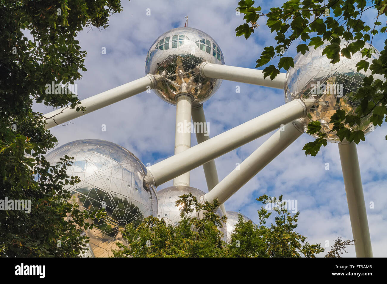 Atomium iconic structure hi-res stock photography and images - Alamy